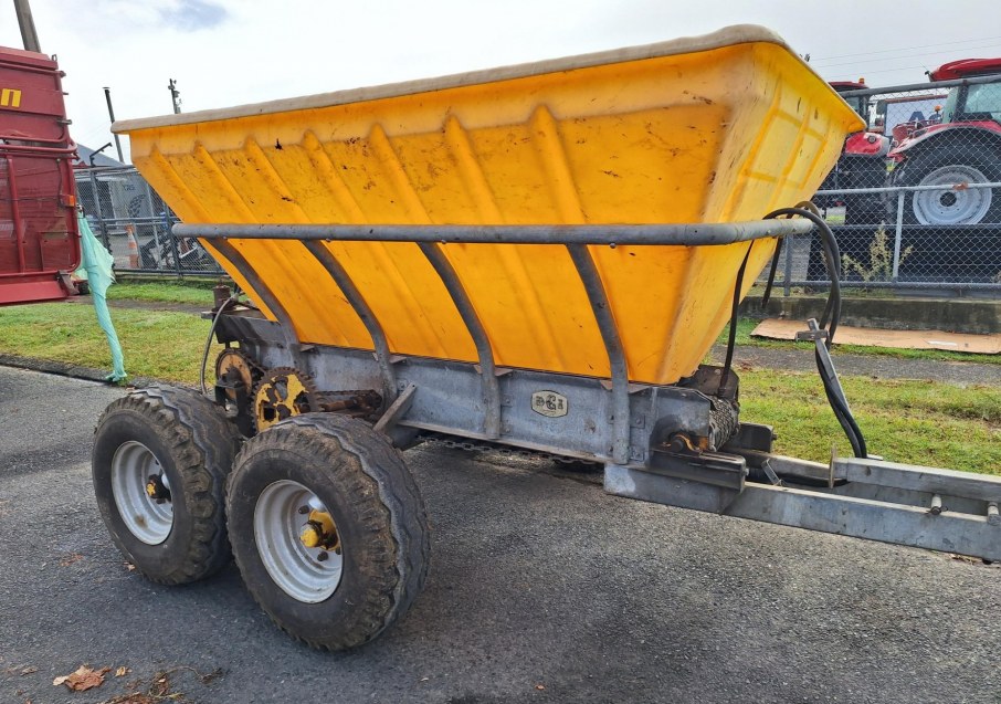 CUB 4t FERT SPREADER | Products - AG Plus